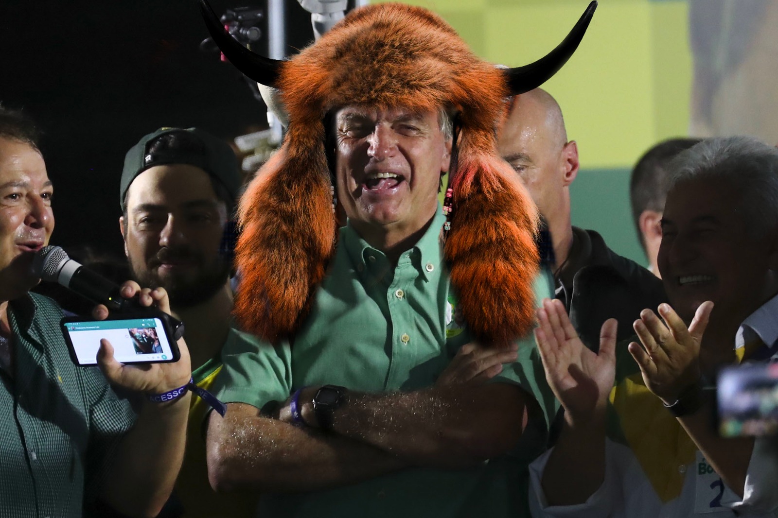 Bolsonaro insiste en que el disfraz de búfalo que lleva puesto desde su ...